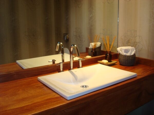 Lavatorio Bacha Roca Saitama Encimar | Sanitariosalvarez.com.ar